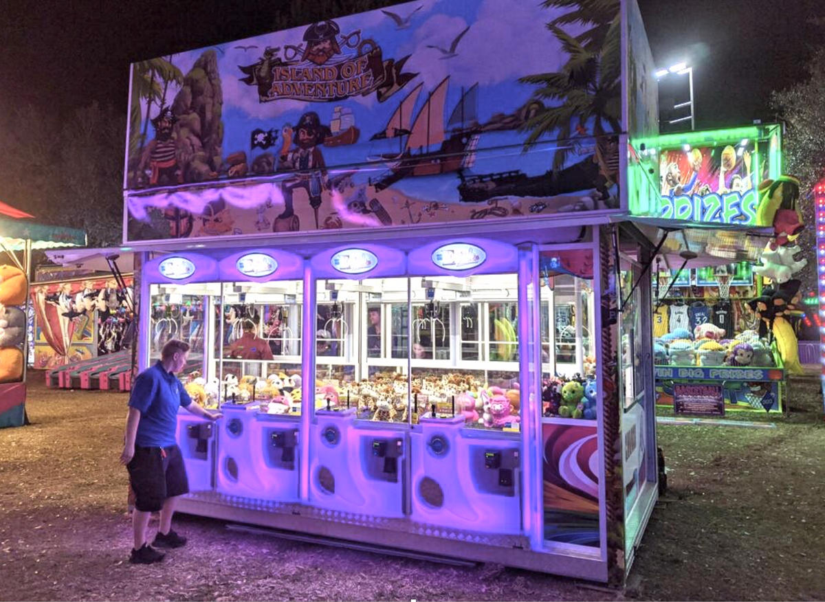 Have E-Claws, Will Travel! Elaut Debuts Crane Trailer – RePlay Magazine