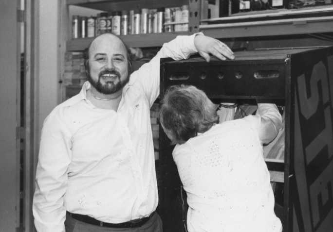 Bill Cravens in the Hall – RePlay Magazine